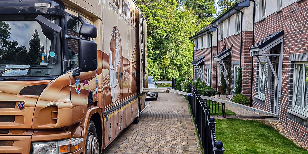 5 Reasons to use a Removal Company - Purdie Worldwide R&S